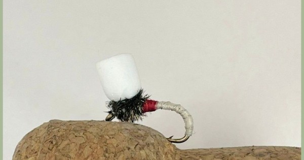 Suspender buzzer fishing fly in white for fly fishing Troutflies UK